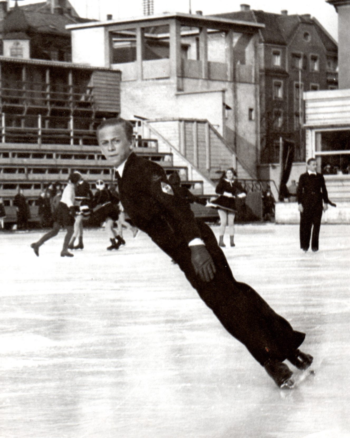 Robert Unger – Ice Chalet Photo Gallery